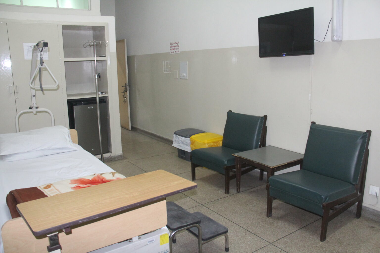 Comfertable Private Rooms | Lahore, Pakistan | Shalamar Hospital